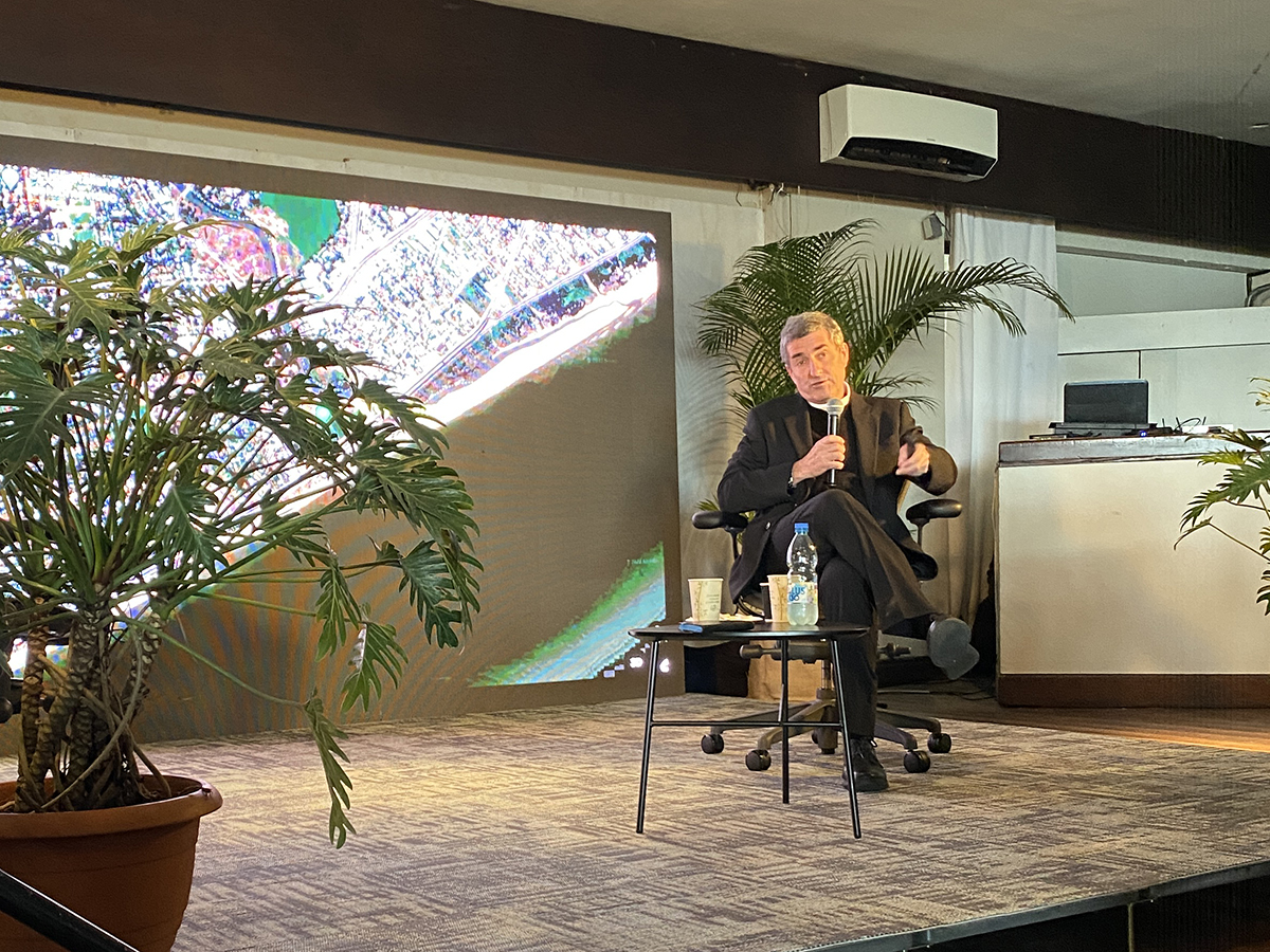 Como siempre un placer escuchar al arquitecto Carlos Ponce de León ...